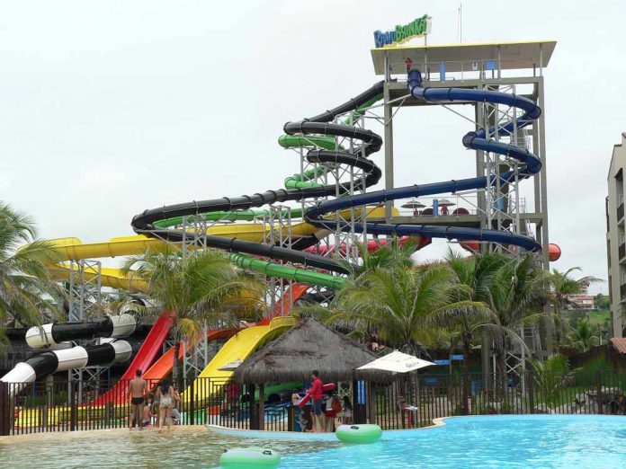 Beach Park um parque aquático com uma vista incrível